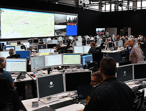 Control Rooms: Powerful Video Wall Control Room & KVM | VuWall