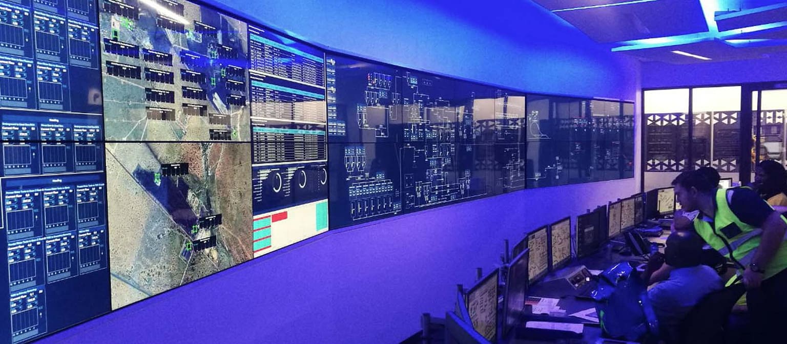 Control Rooms: Powerful Video Wall Control Room & KVM | VuWall