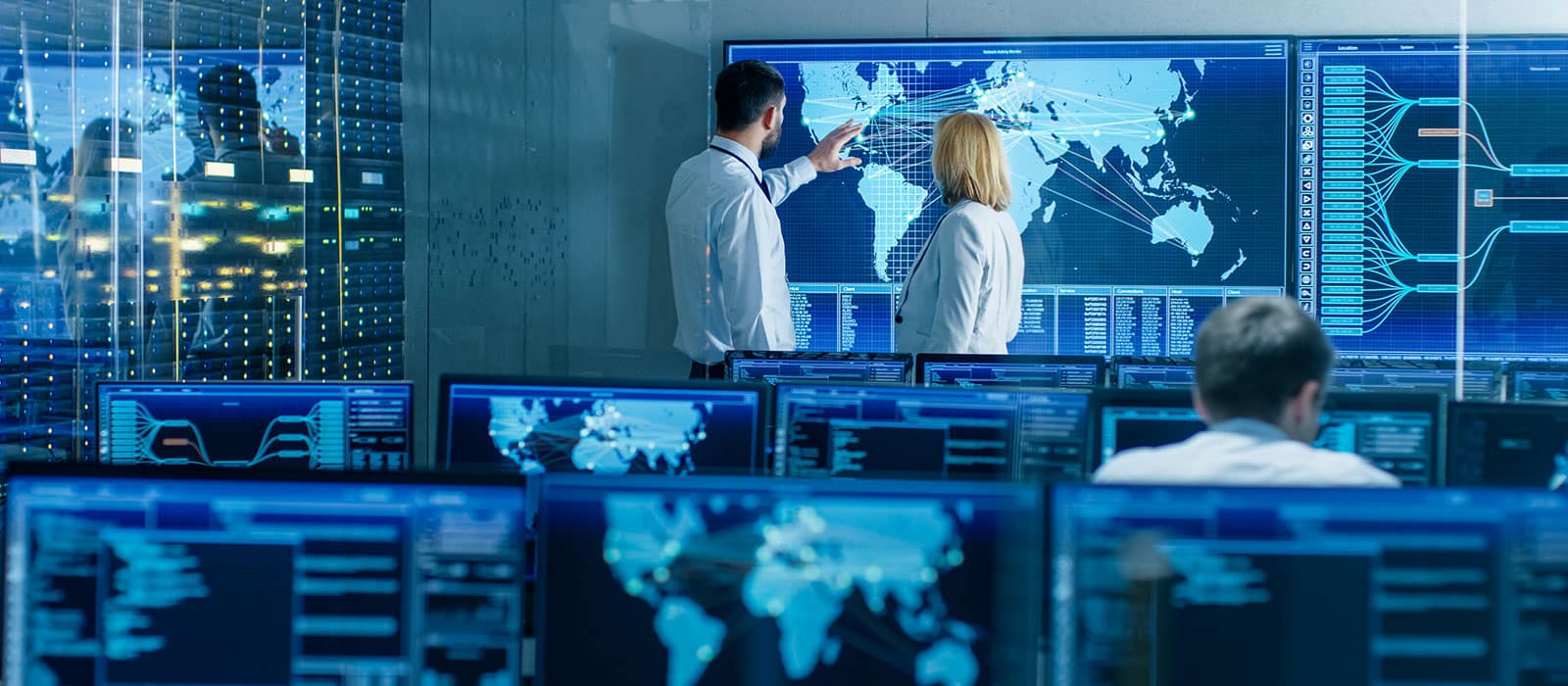 Control Rooms: Powerful Video Wall Control Room & KVM | VuWall